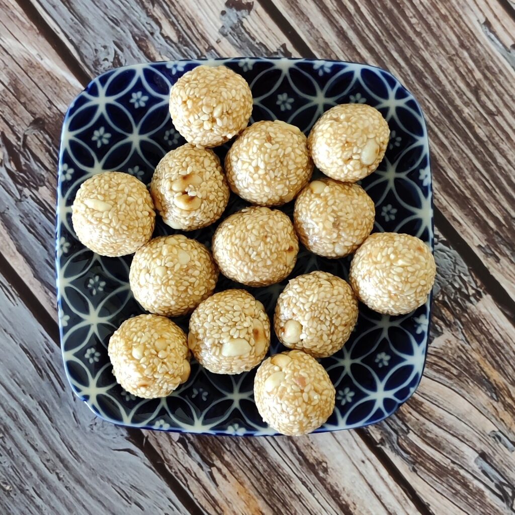 Tilache Ladu / Til Gud Laddoo/ Sankranti Special Laddoo - food fables